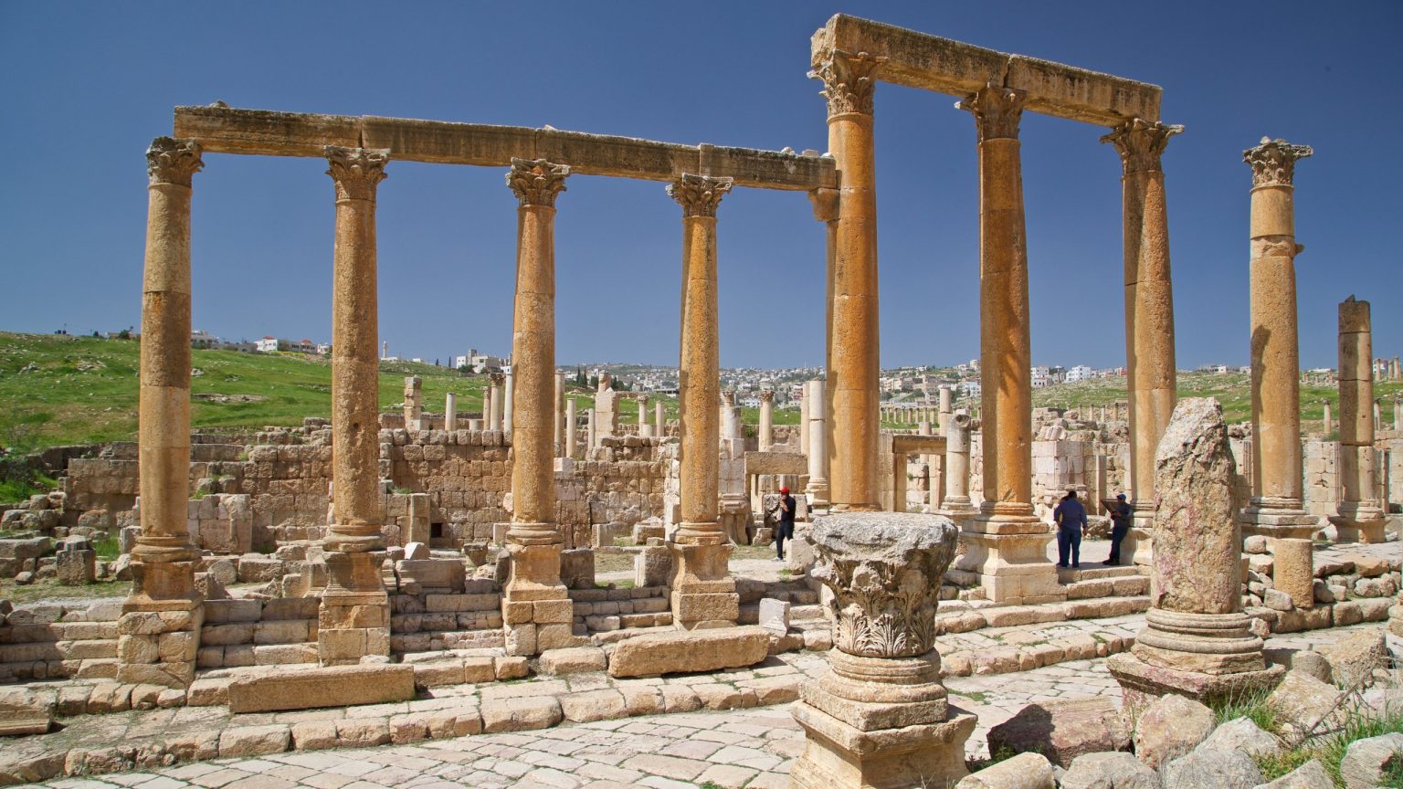 Jerash Private Half-Day Sightseeing Tour from Amman – Masafat Rental Car